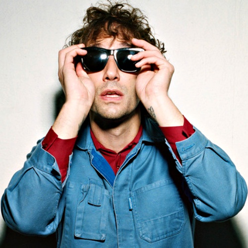 Albert Hammond Jr. releases new video for '818', from the new solo ...